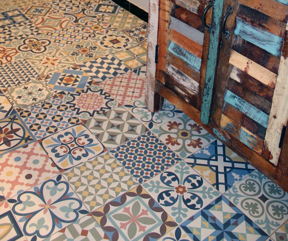 Mozaikové obklady v koupelně - jak je zakomponovat a s jakým stylem ...